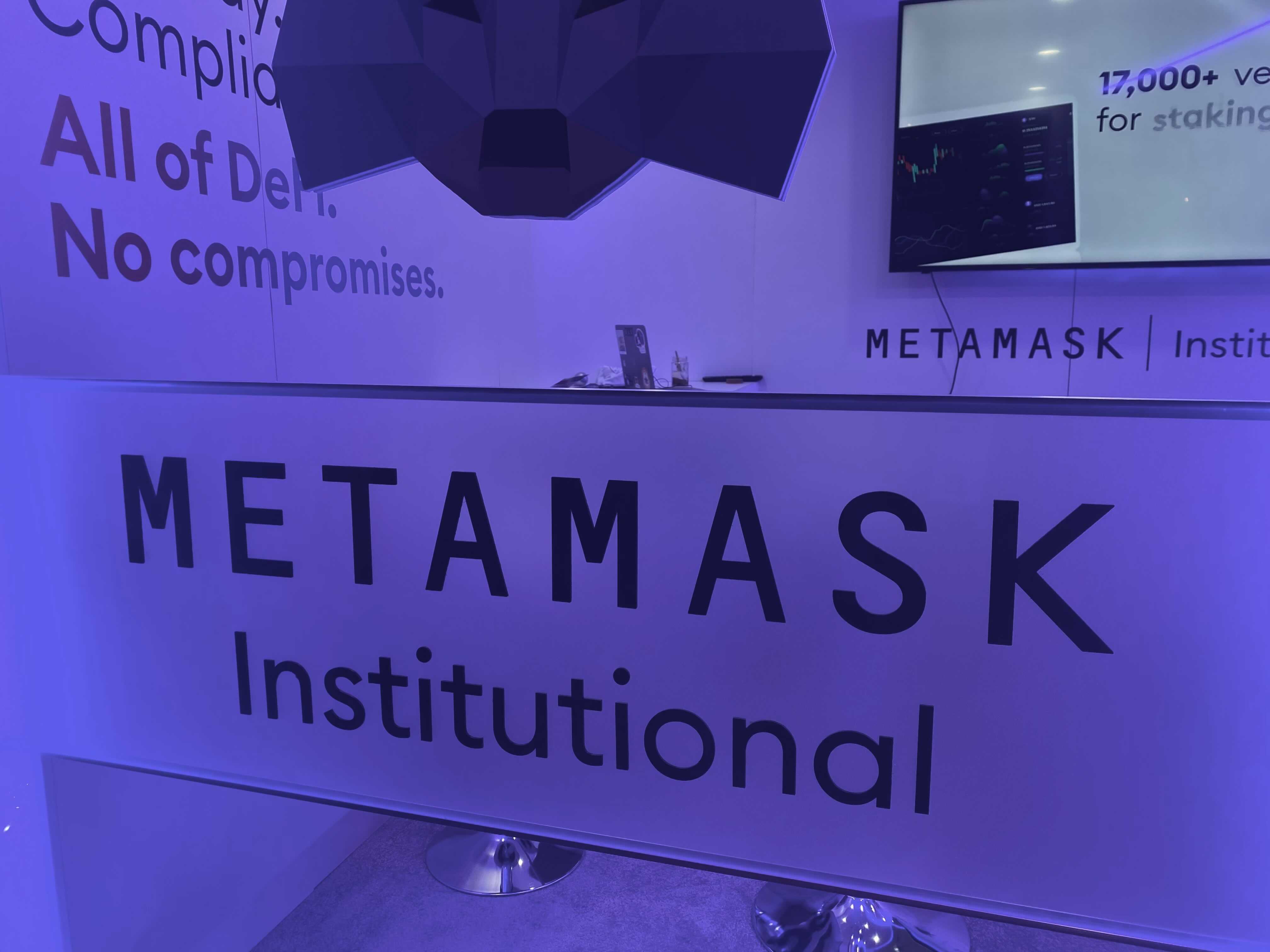 MetaMask Introduces Smart Contract Capabilities and New User Features