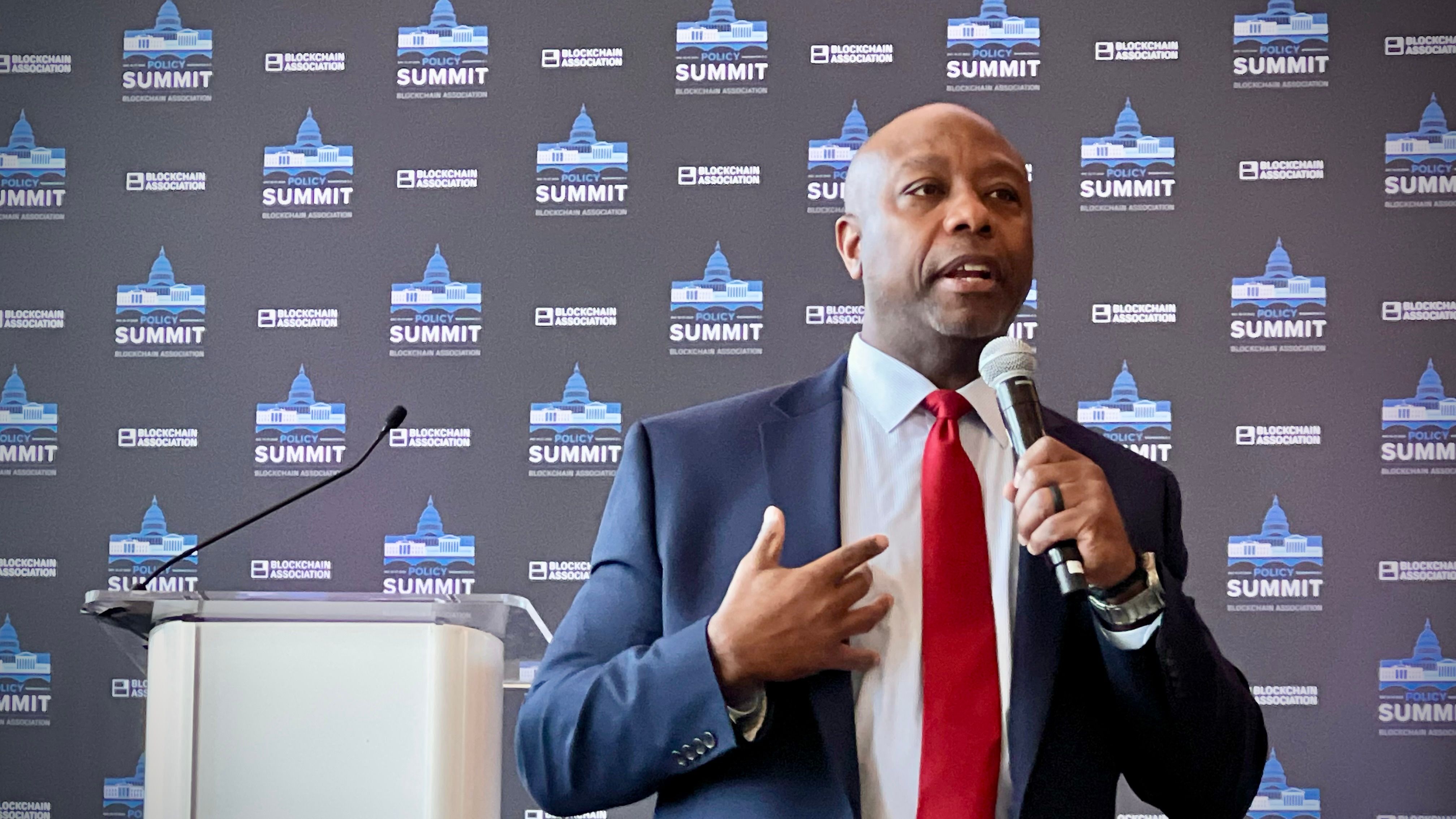 U.S. Senate Banking Committee Advances Stablecoin Regulation Bill